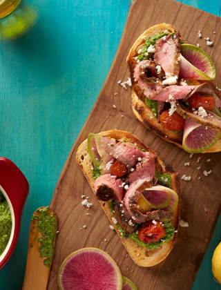 Peruvian Steak Garlic Toast Recipe