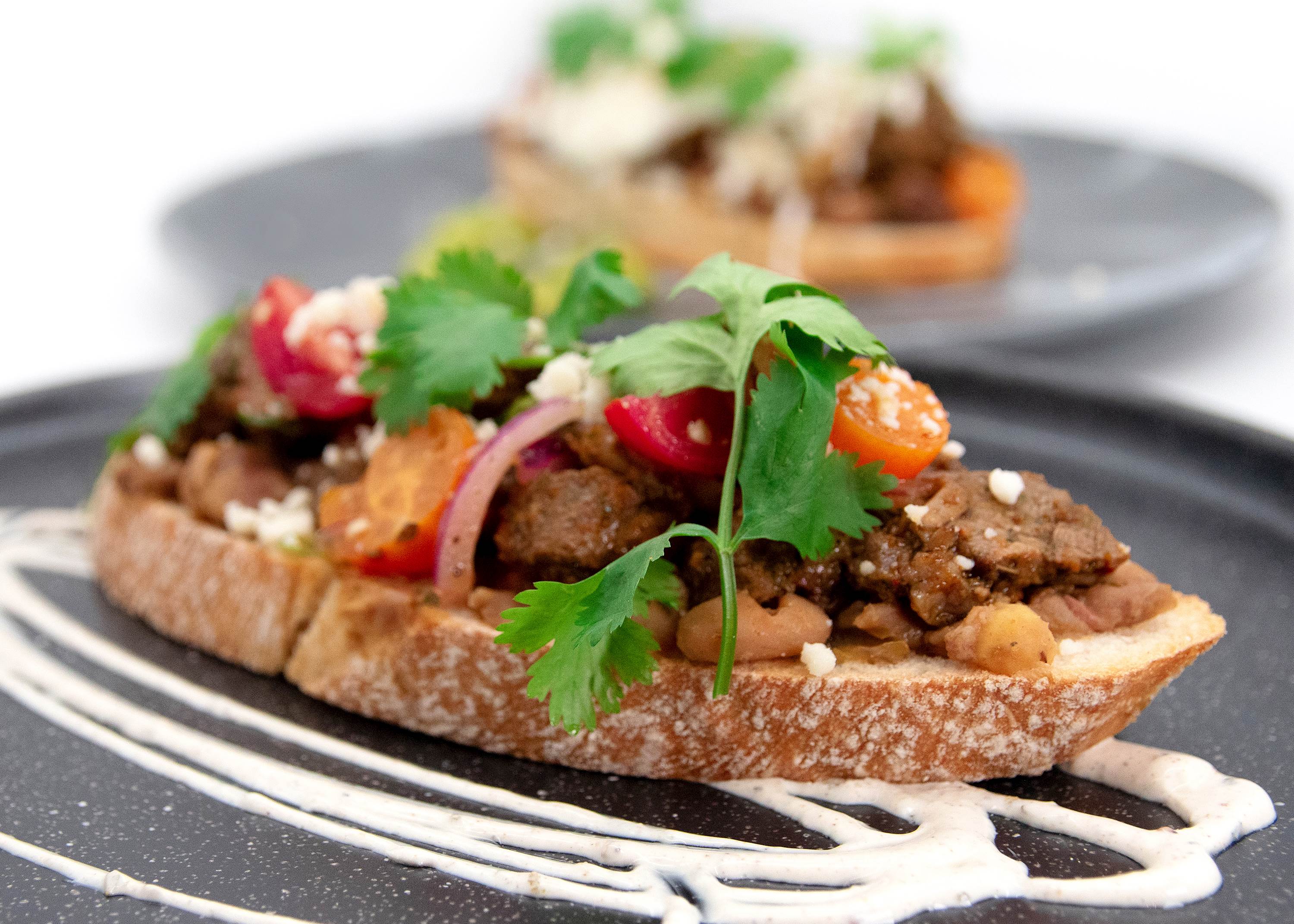 Chipotle Skirt Steak Mollete Recipe